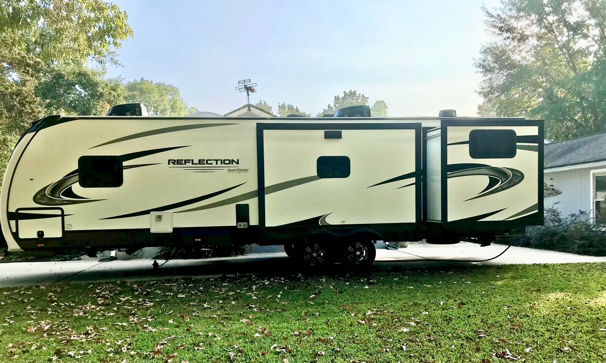 2022 Grand Design Reflection 312BHTS - National Vehicle