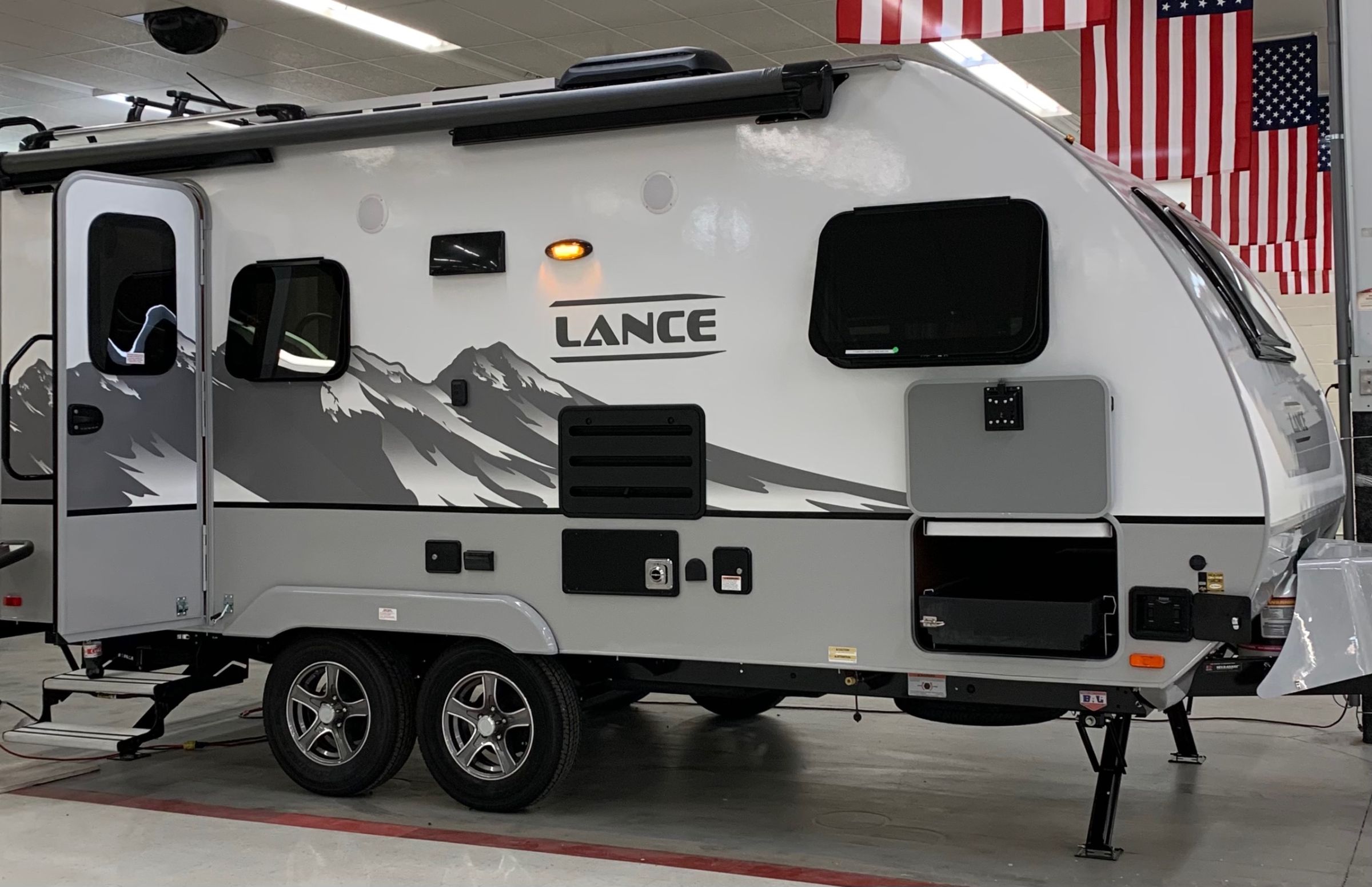 2021 Lance Travel Trailer 1685 - National Vehicle