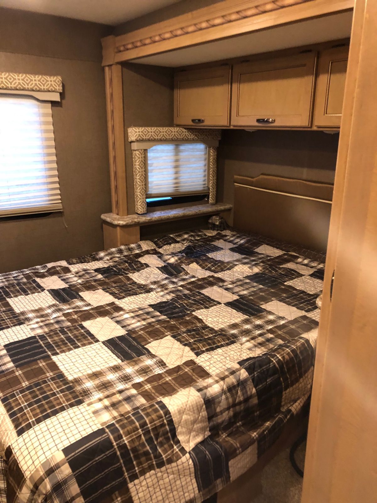 2017 Thor Motor Coach Freedom Elite 26HE - National Vehicle