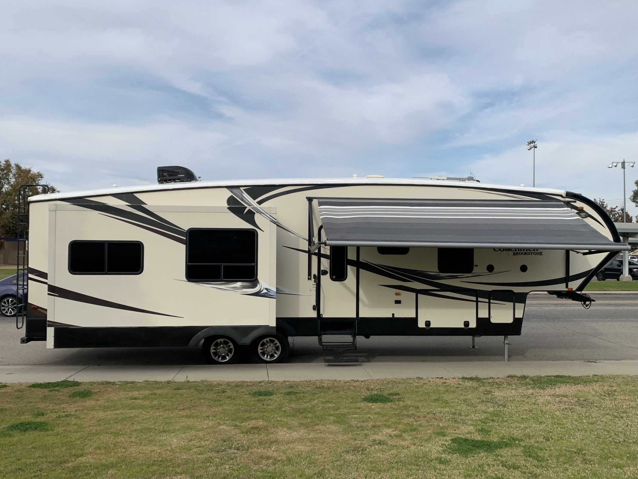2014 Coachmen Brookstone 334RE - National Vehicle
