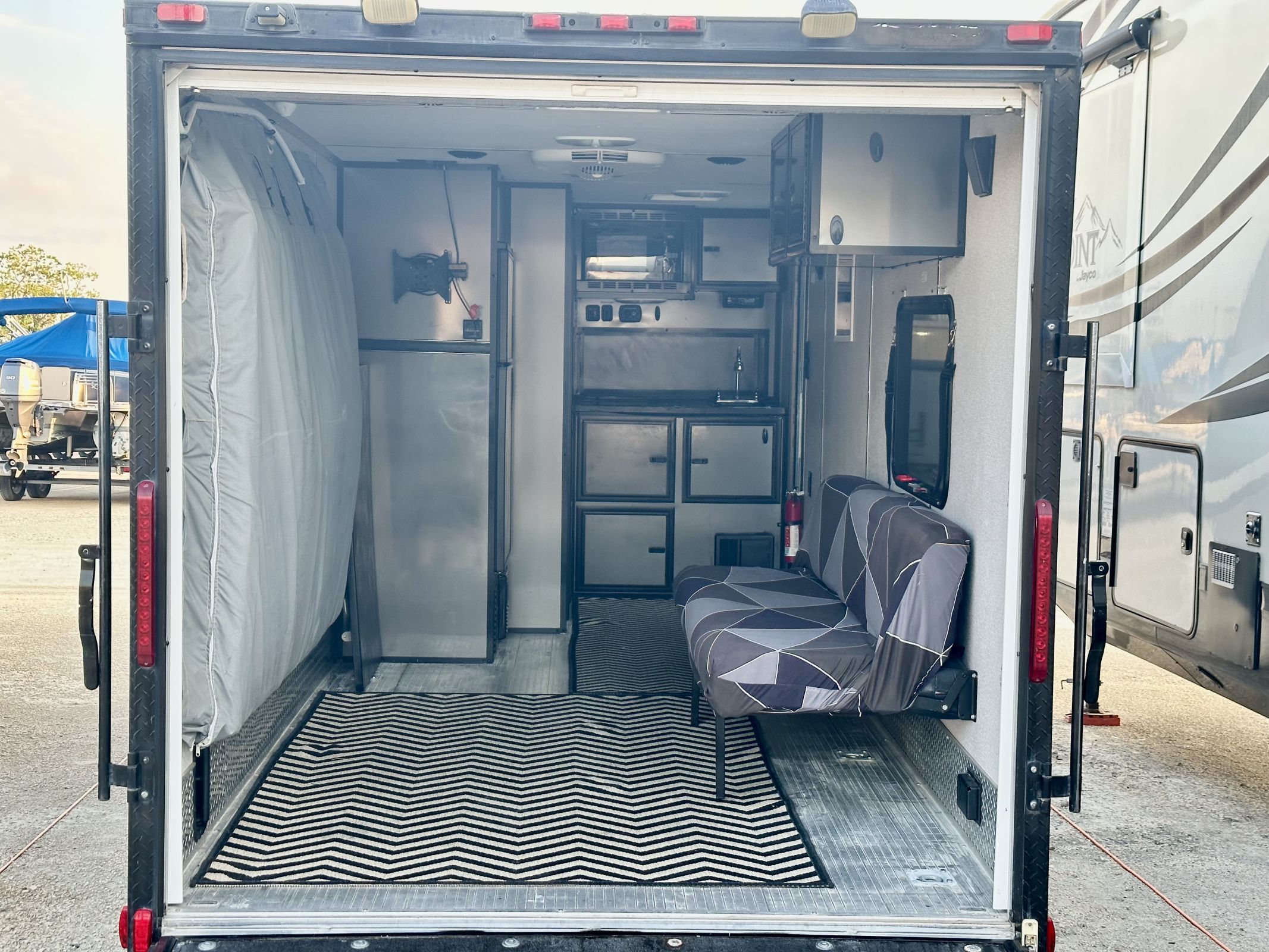 2015 Livin Lite Quicksilver VRV 7X20 - National Vehicle