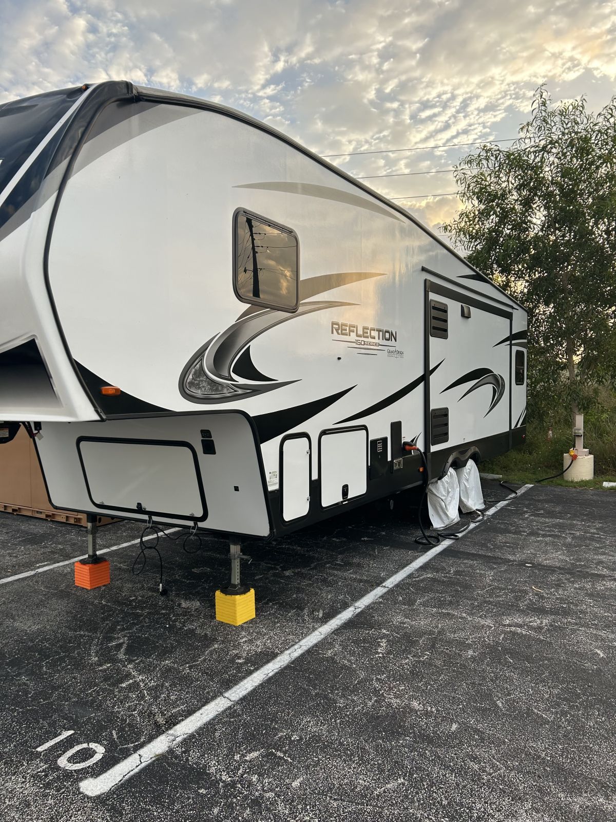 2021 Grand Design Reflection 295RL - National Vehicle