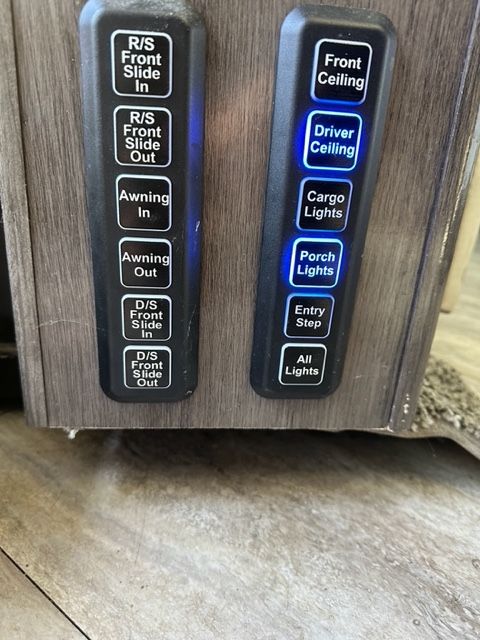 2021 Fleetwood Bounder 35P - National Vehicle