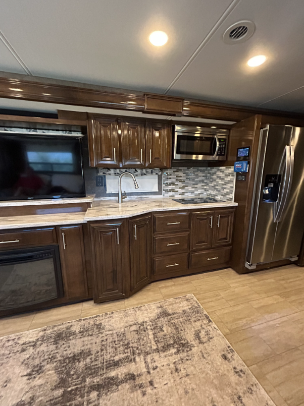 2019 Thor Motor Coach Challenger 37FH - National Vehicle