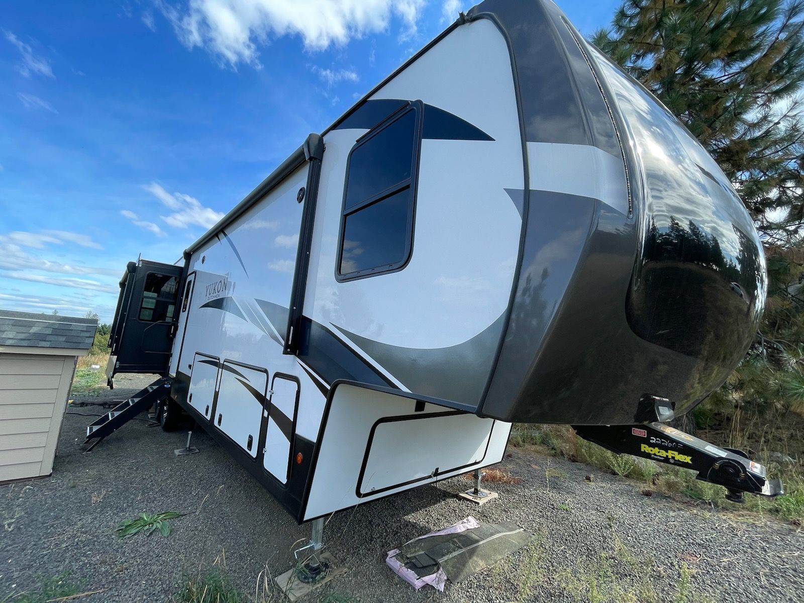 2021 Dutchmen Yukon 400RL - National Vehicle