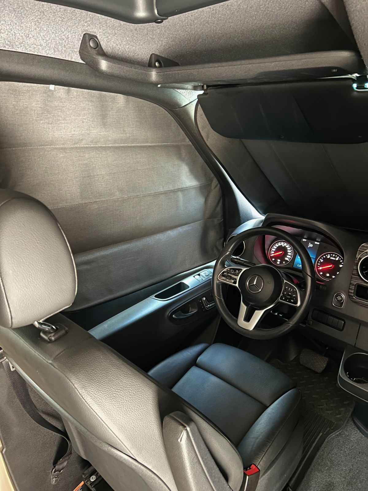 2021 Renegade Vienna 25VRMC - National Vehicle