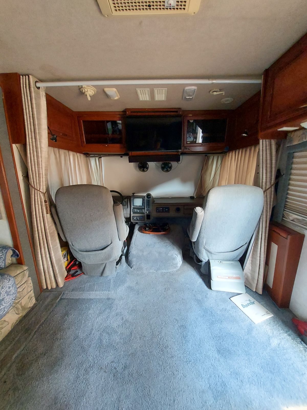 2003 Fleetwood Bounder 35R - National Vehicle