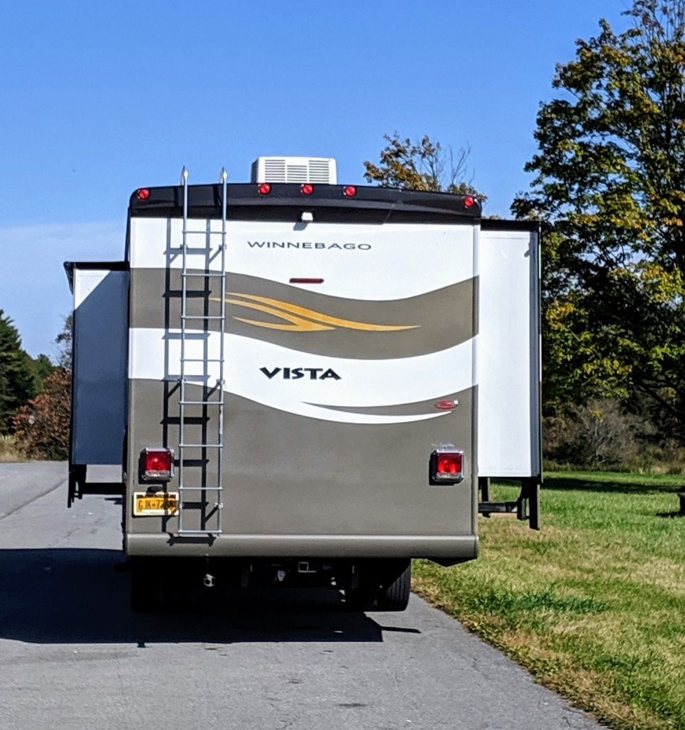2010 Winnebago Vista 32K - National Vehicle