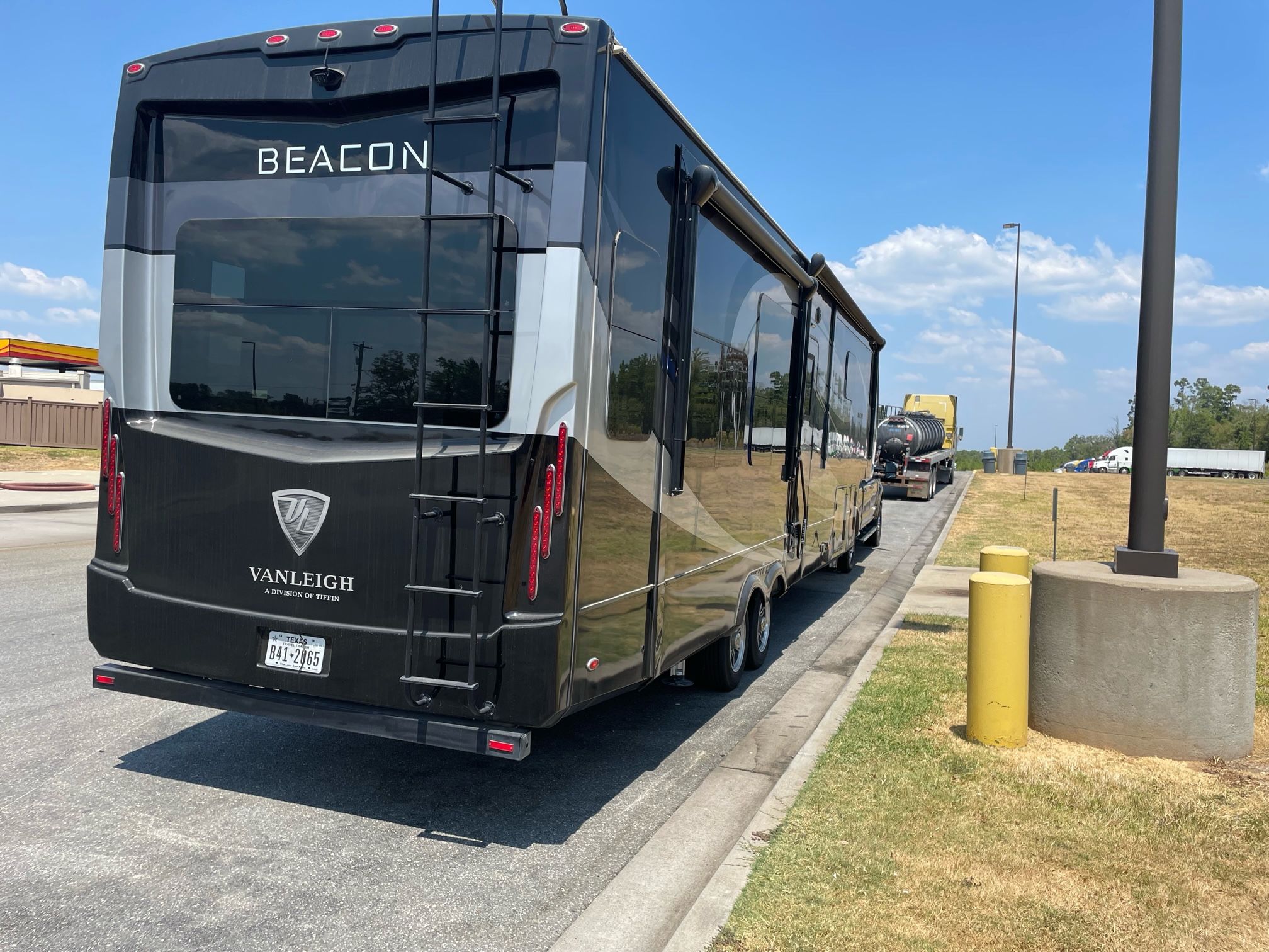 2020 Vanleigh Beacon 39FBB - National Vehicle