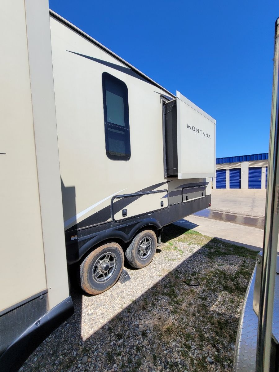 2018 Keystone Montana High Country 381TH - National Vehicle