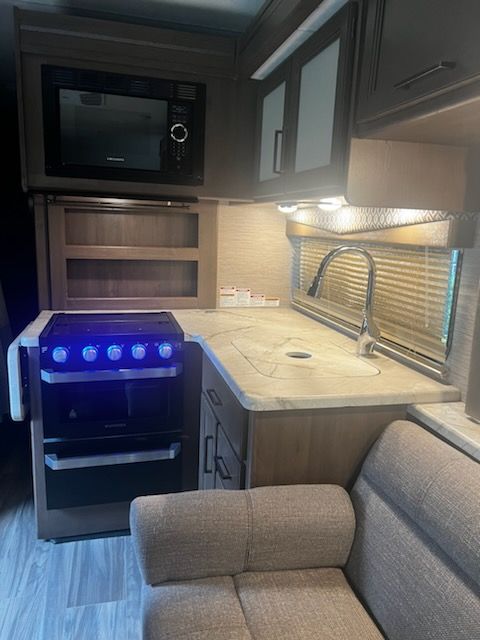 2021 Thor Motor Coach Freedom Elite 30FE - National Vehicle