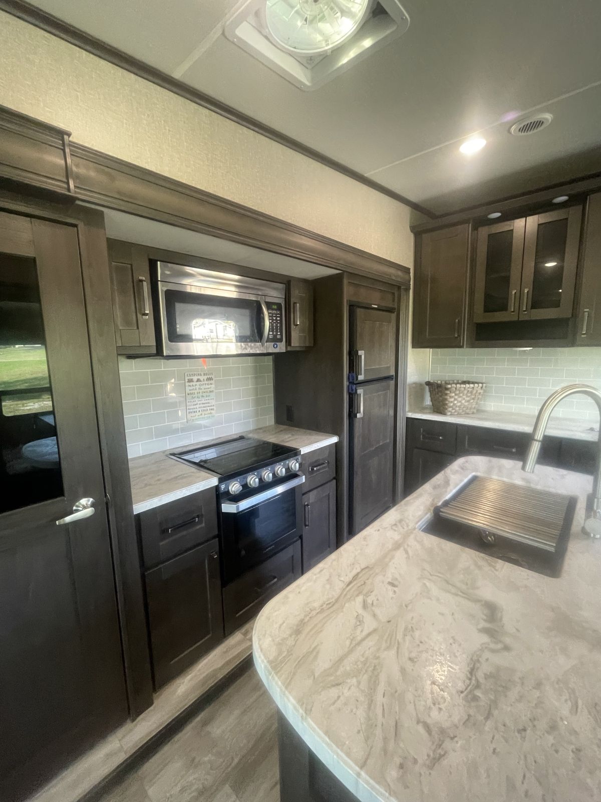 2021 Grand Design Reflection 295RL - National Vehicle