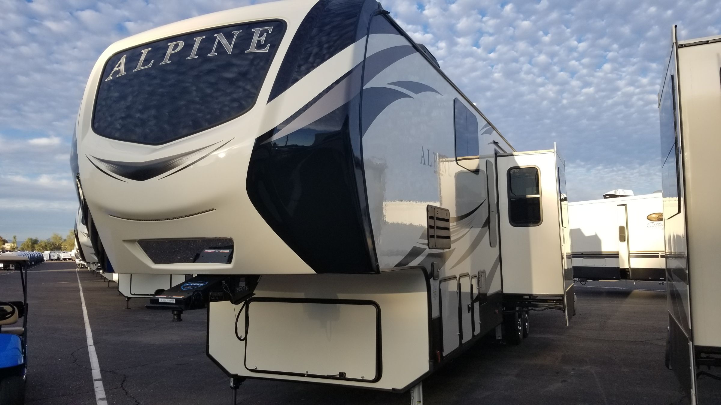2019 Keystone Alpine 3800FK - National Vehicle