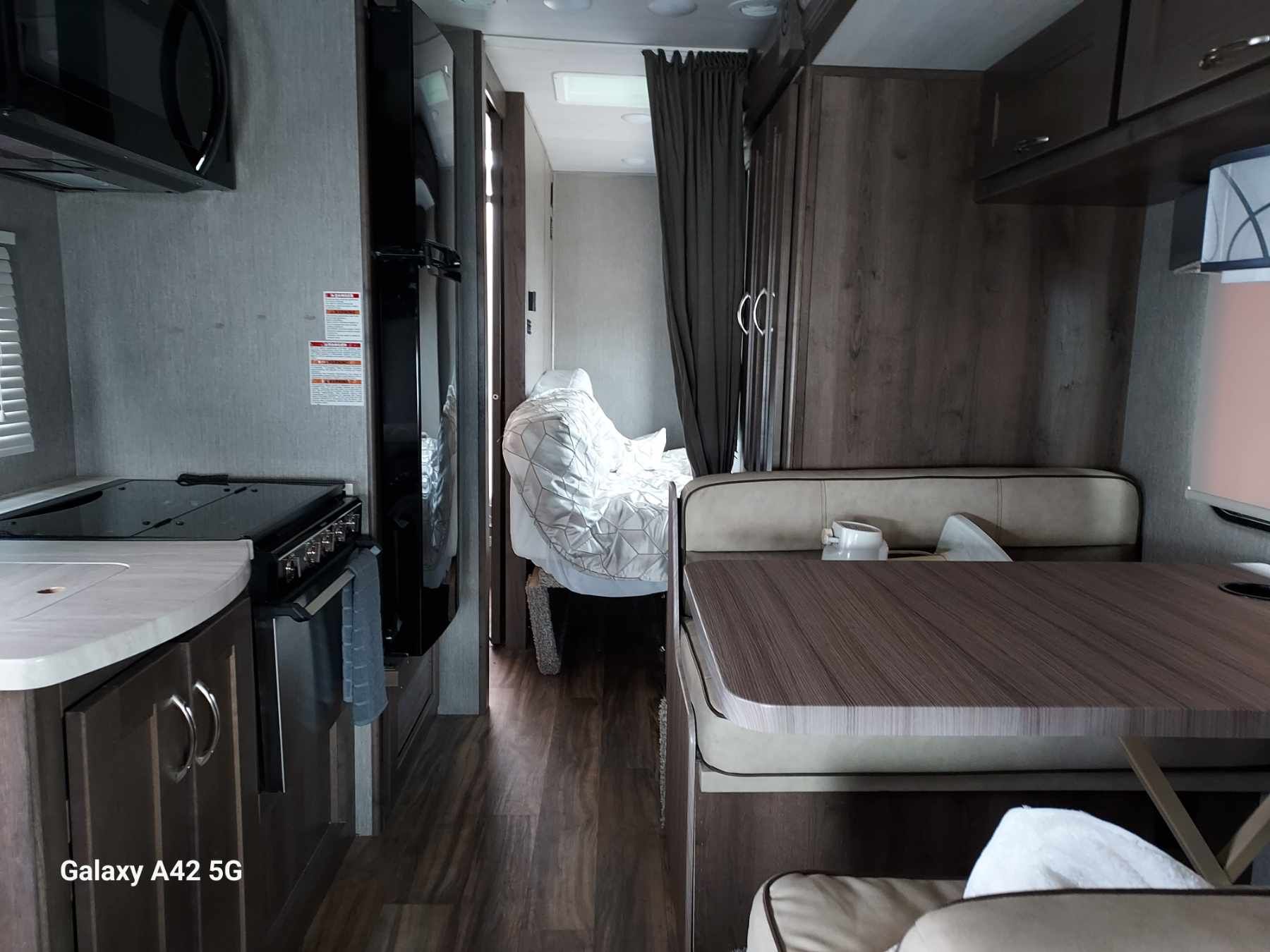 2021 Nexus Triumph 24T - National Vehicle