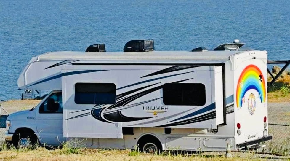 2022 Nexus Triumph 24T - National Vehicle