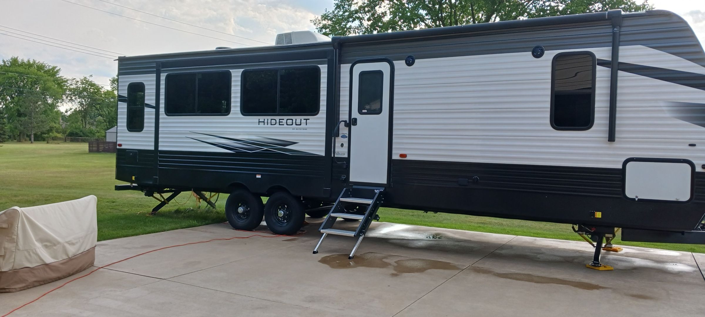 2021 Keystone Hideout 30RLDS - National Vehicle