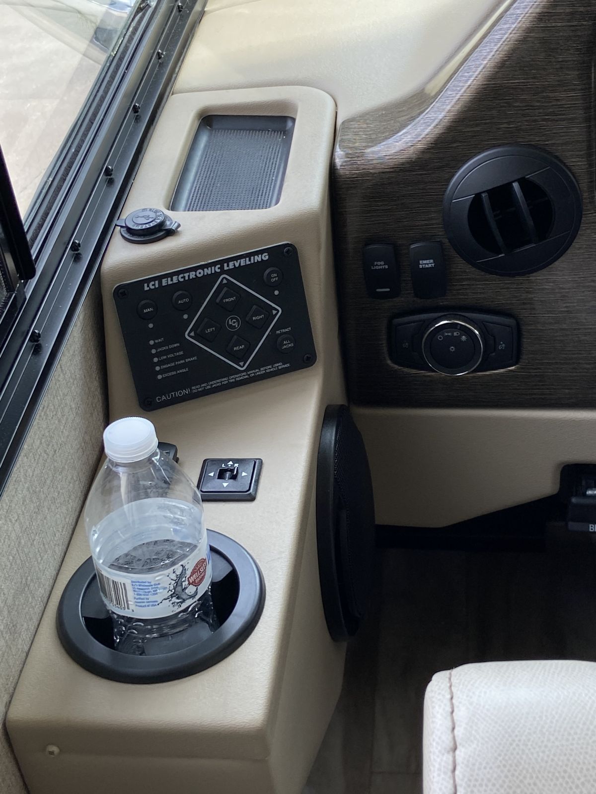 2021 Thor Motor Coach Hurricane 32T - National Vehicle