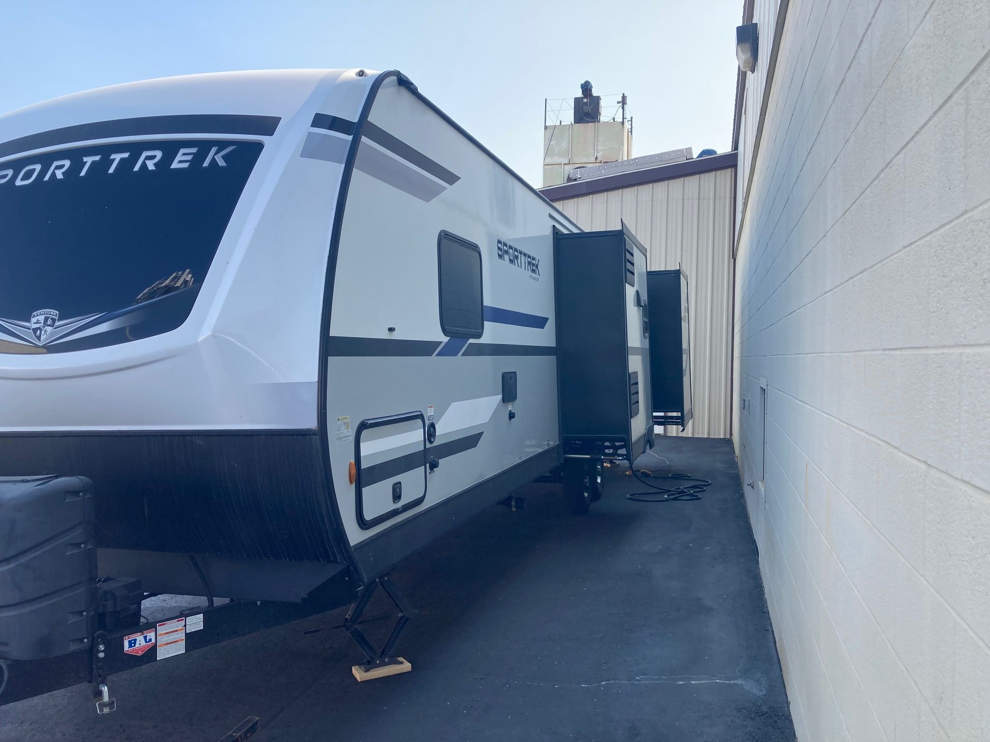 2021 Venture RV Sport Trek 327VIK - National Vehicle