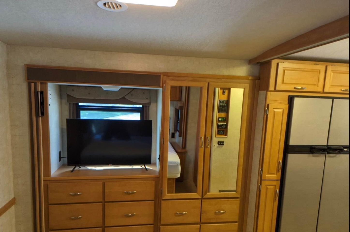 2008 Itasca Sunrise 32H - National Vehicle