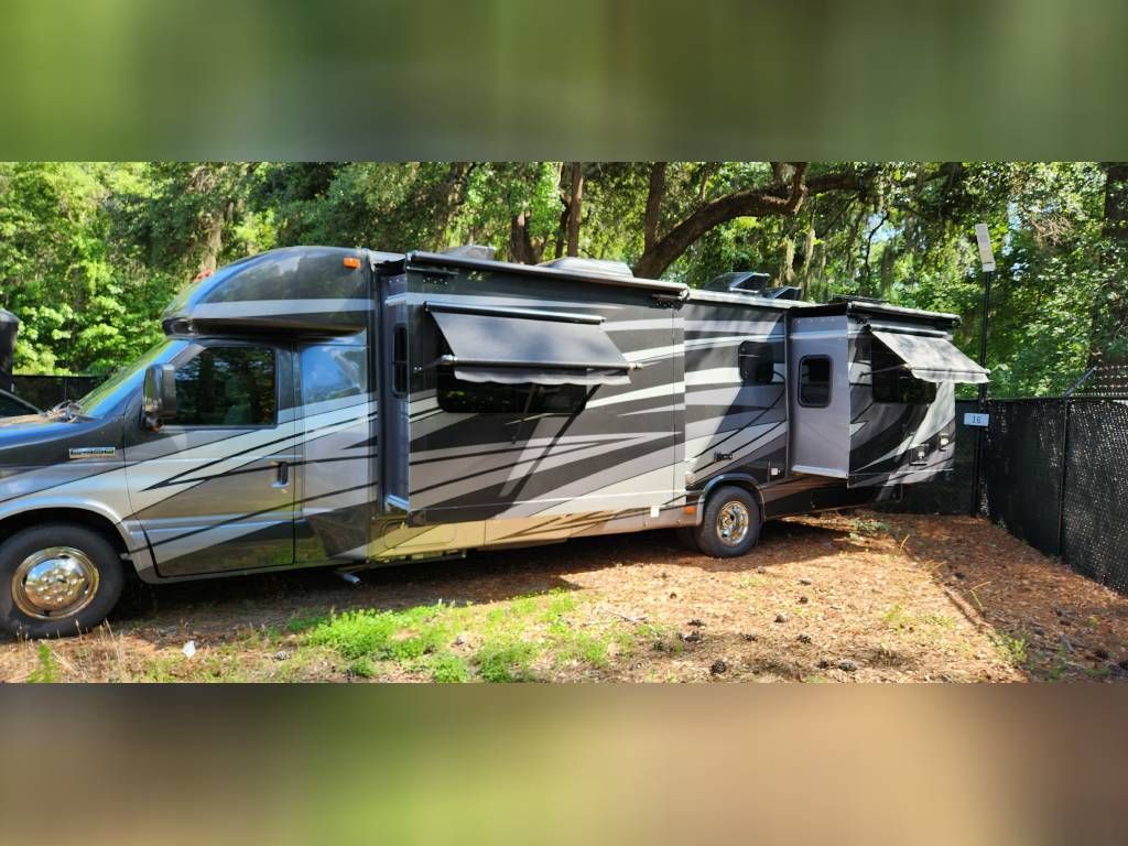 2019 Phoenix Cruiser Motorhome 2910T - National Vehicle