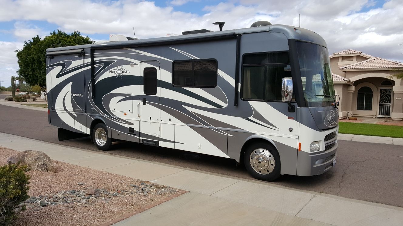 2013 Winnebago Itasca Suncruiser 32H - National Vehicle