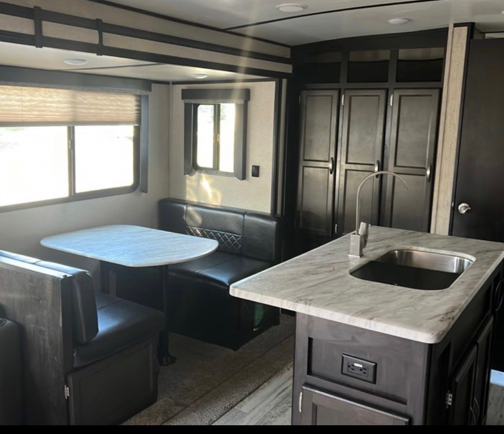 2020 Coachmen Spirit Ultra Lite 3379bh National Vehicle