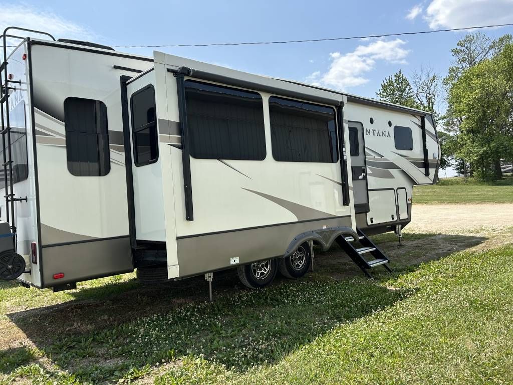 2020 Keystone Montana 3121RL - National Vehicle