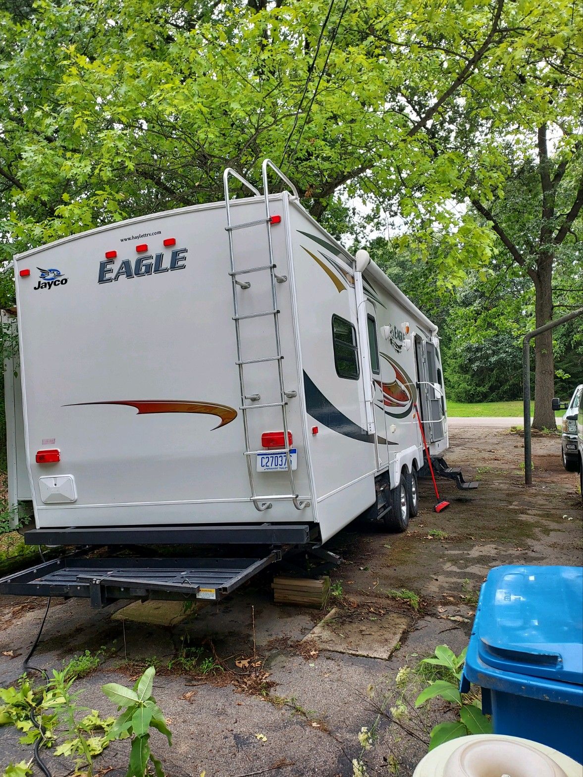 2011 Jayco Eagle 322FKS - National Vehicle