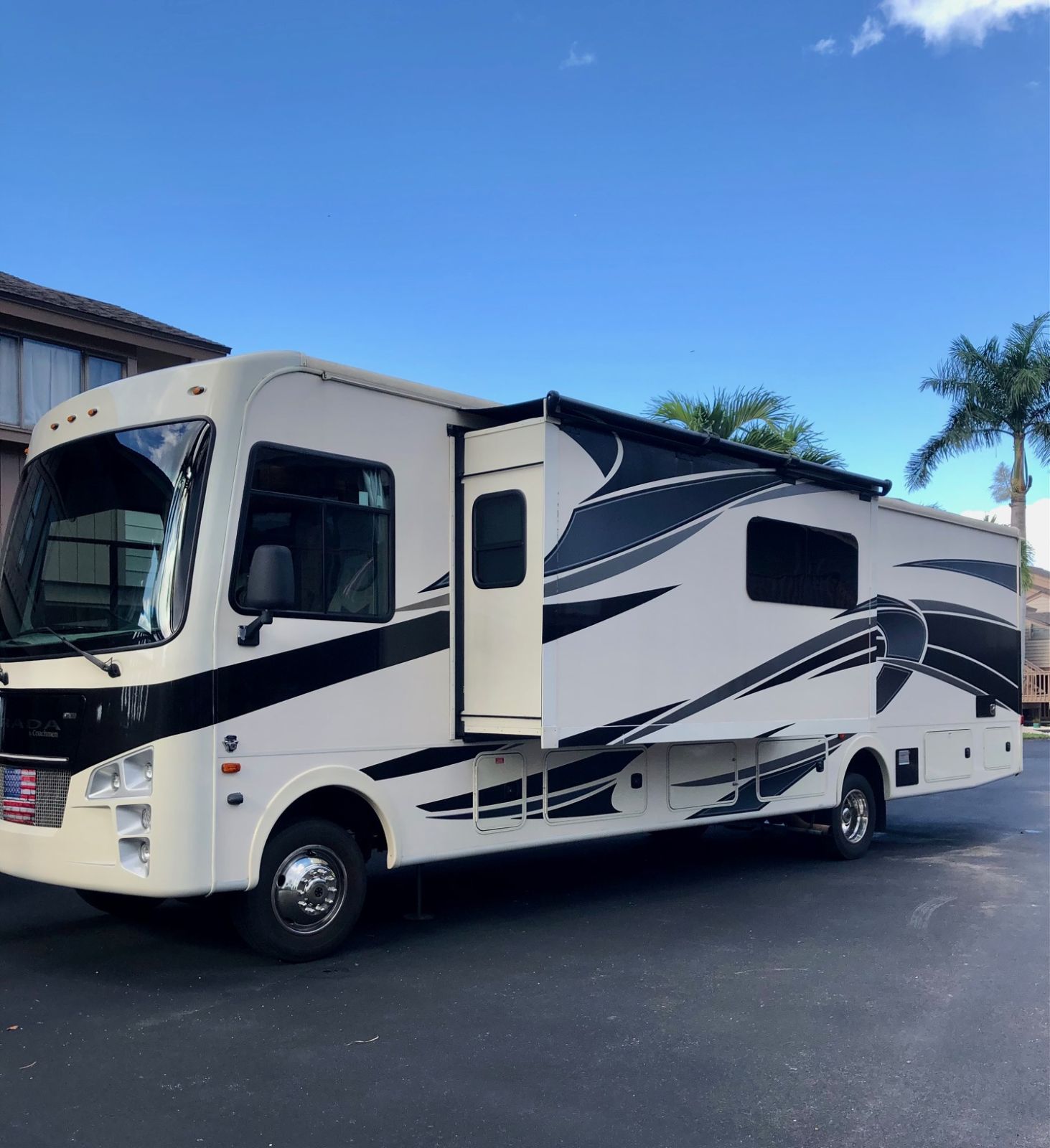2020 Coachmen Mirada 350S - National Vehicle