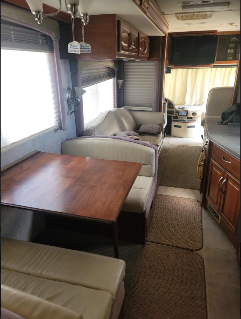 2006 Fleetwood Excursion 39L - National Vehicle