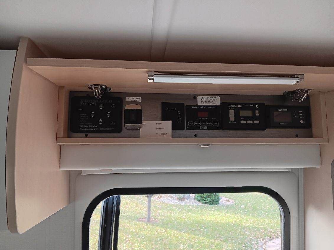 2022 Leisure Travel Van Unity U24TB - National Vehicle