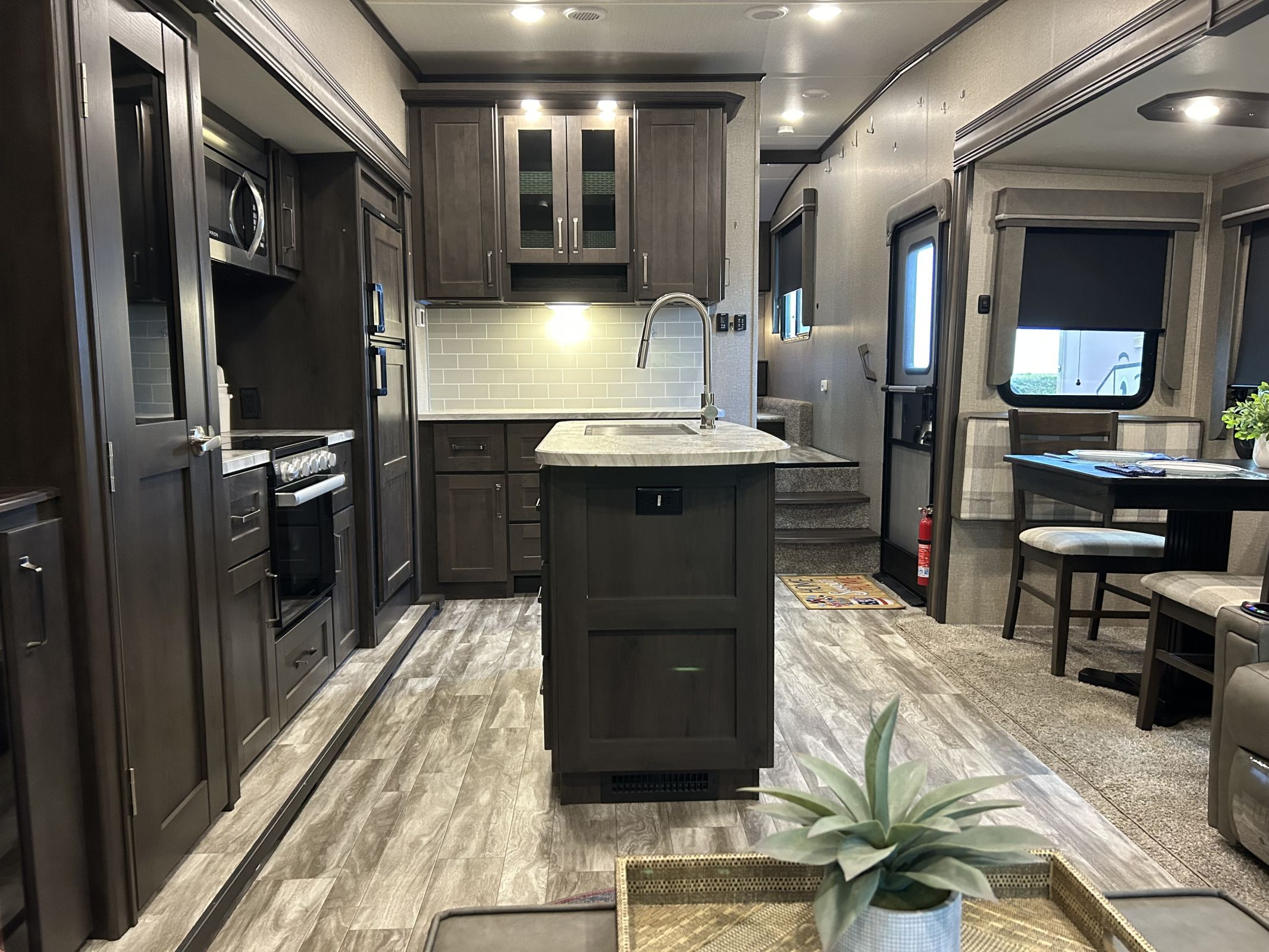 2021 Grand Design Reflection 295RL - National Vehicle