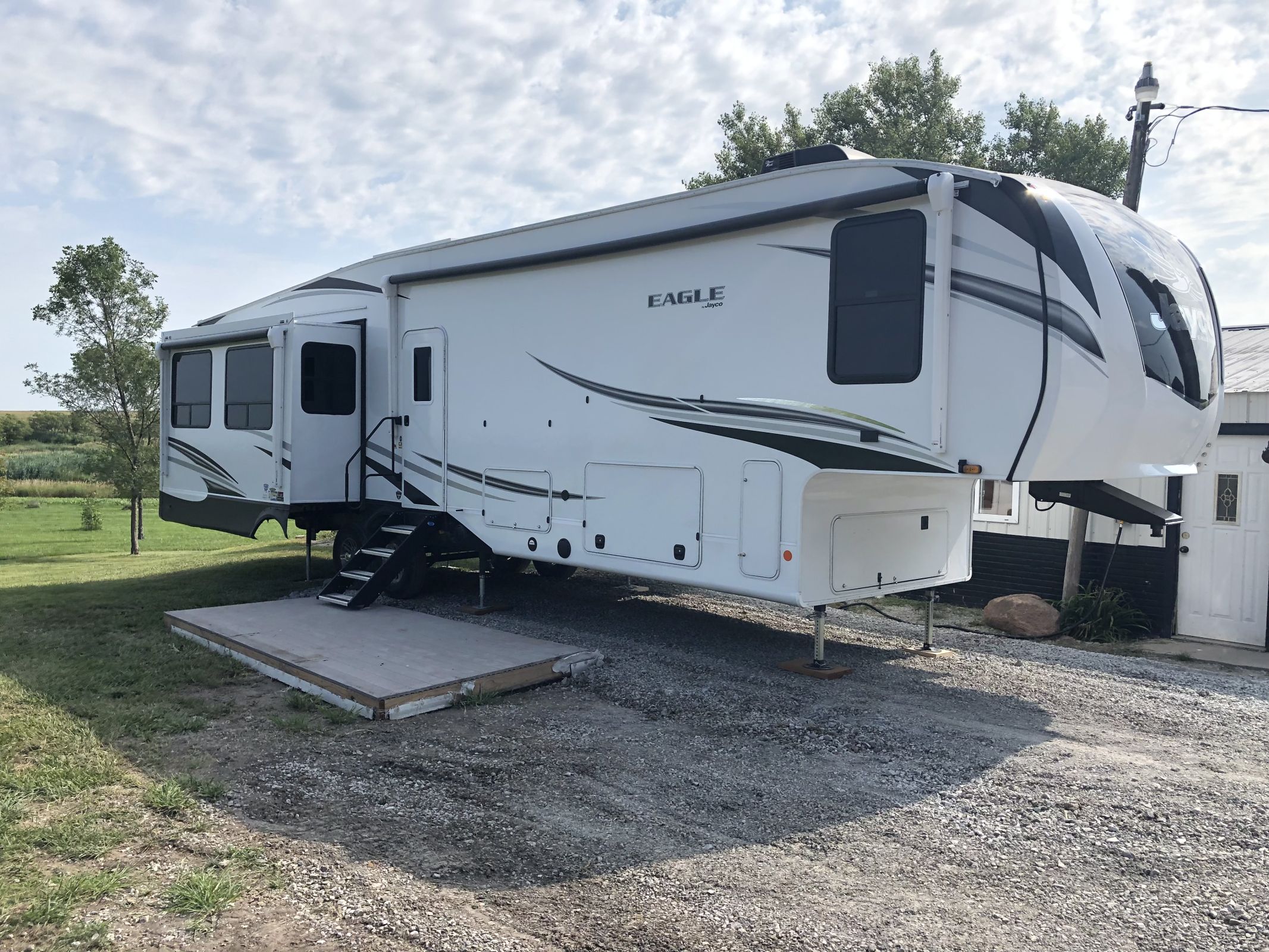 2021 Jayco Eagle 355MBQS - National Vehicle