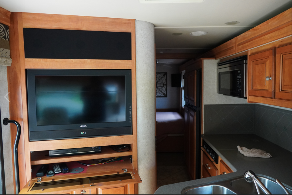 2011 Itasca Suncruiser 32H - National Vehicle