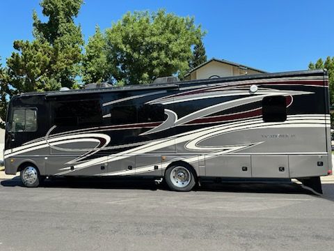 2018 Holiday Rambler Vacationer XE 32A - National Vehicle
