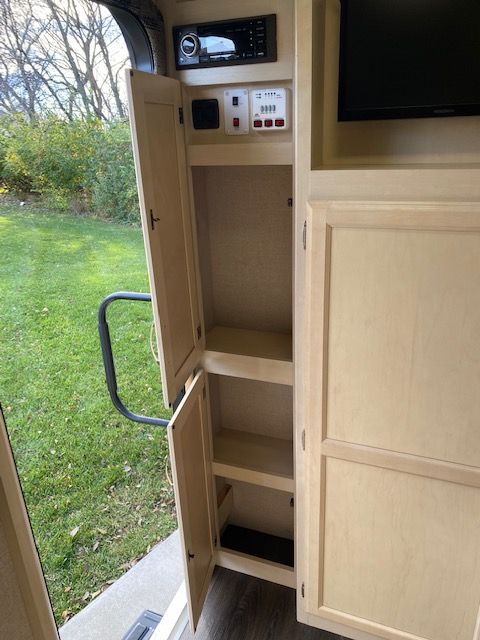 2019 Winnebago Micro Minnie 1706FB - National Vehicle