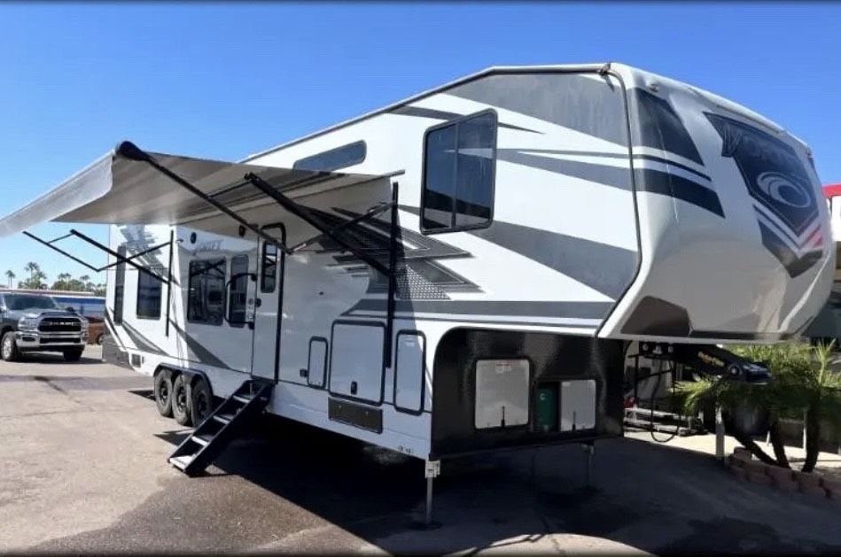 2021 Genesis Supreme Vortex 4025VXL - National Vehicle