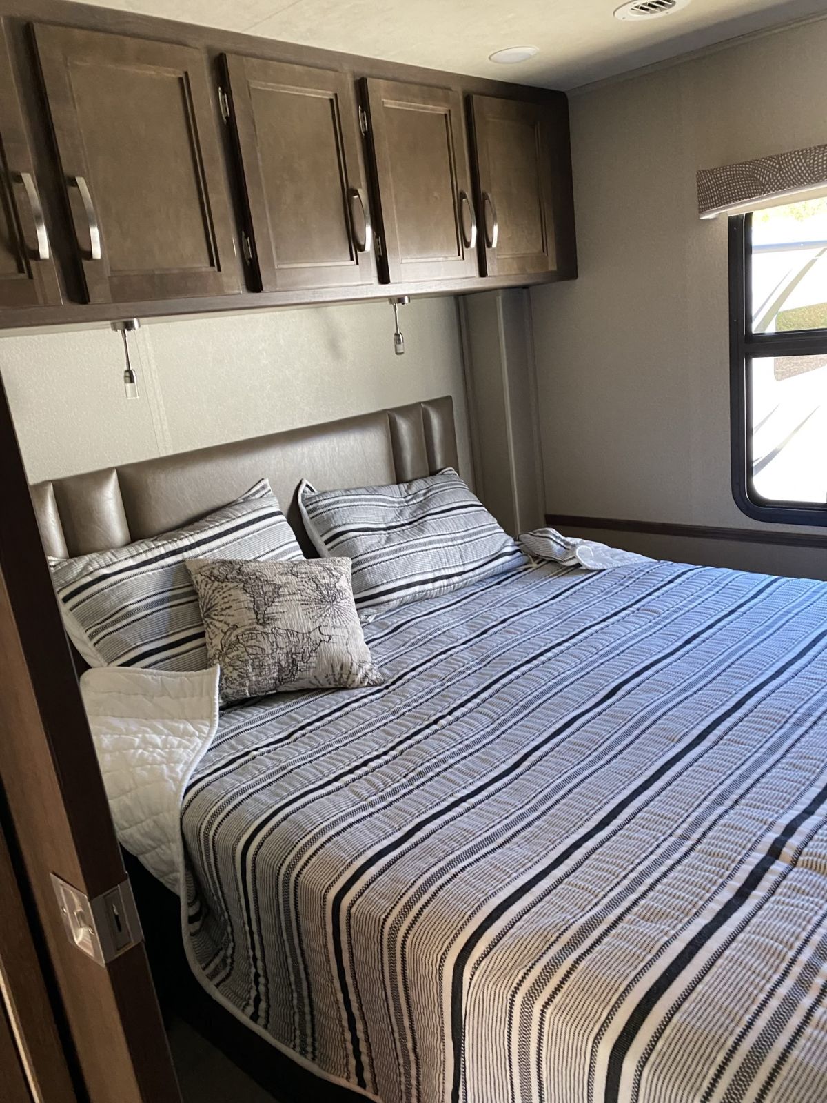 2020 Entegra Coach Vision 29S - National Vehicle