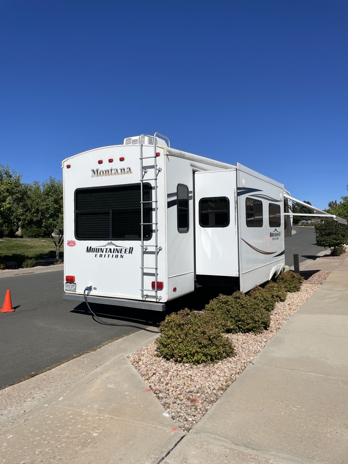 2012 Keystone Montana Mountaineer 358RLT - National Vehicle