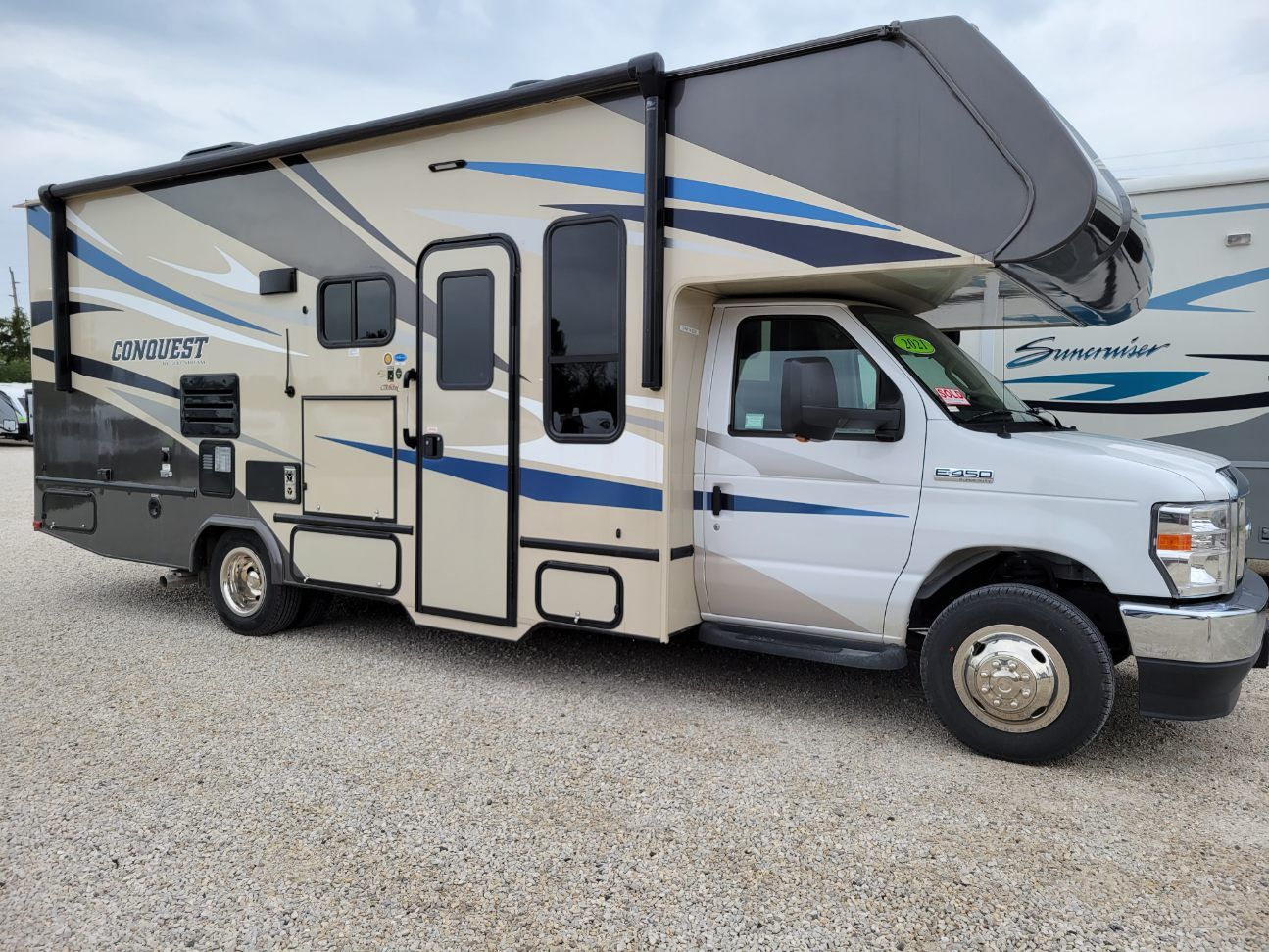 2021 Gulf Stream Conquest 6250D - National Vehicle