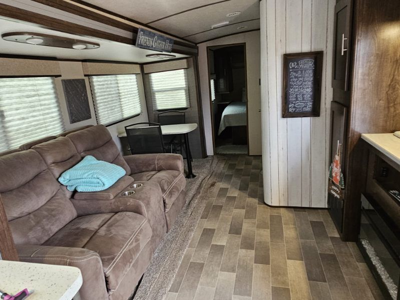 2019 Cruiser RV Radiance Ultra Lite 25RK - National Vehicle