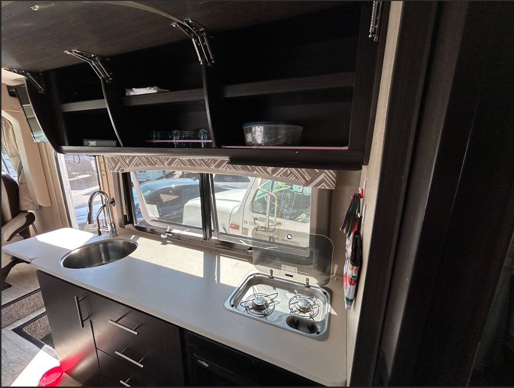 2018 Thor Motor Coach Axis 25.3 - National Vehicle