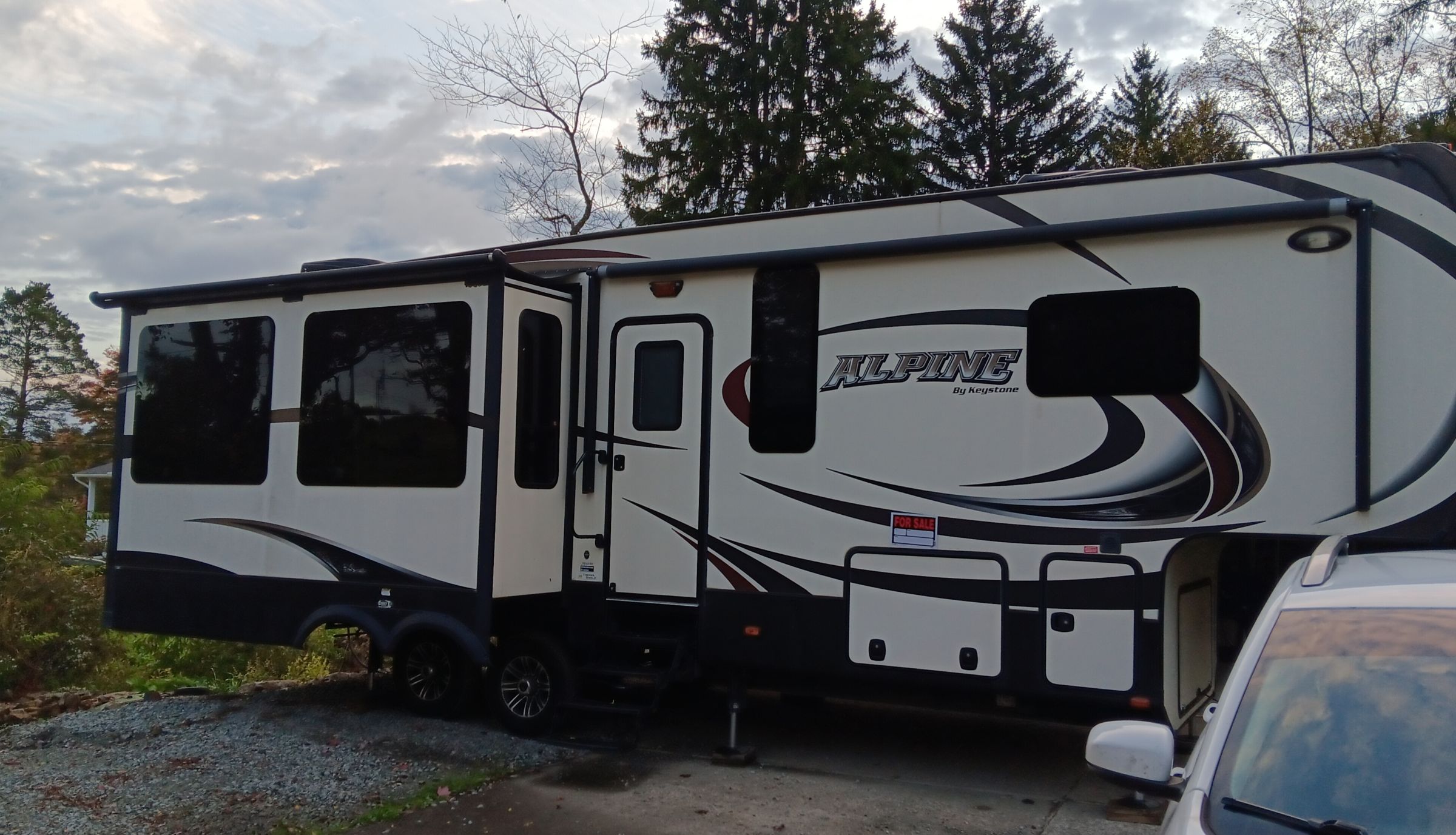 2015 Keystone Alpine 3010RE - National Vehicle