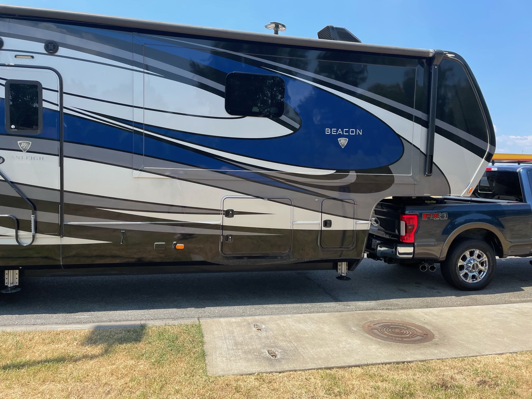 2020 Vanleigh Beacon 39FBB - National Vehicle
