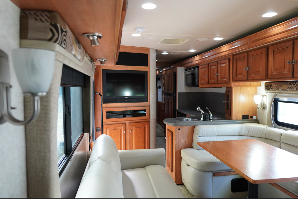 2011 Itasca Suncruiser 32H - National Vehicle