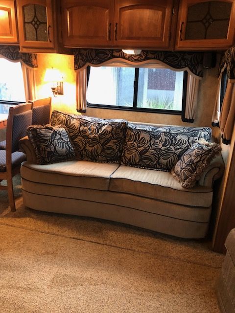 2011 Keystone Montana Hickory 3400RL - National Vehicle