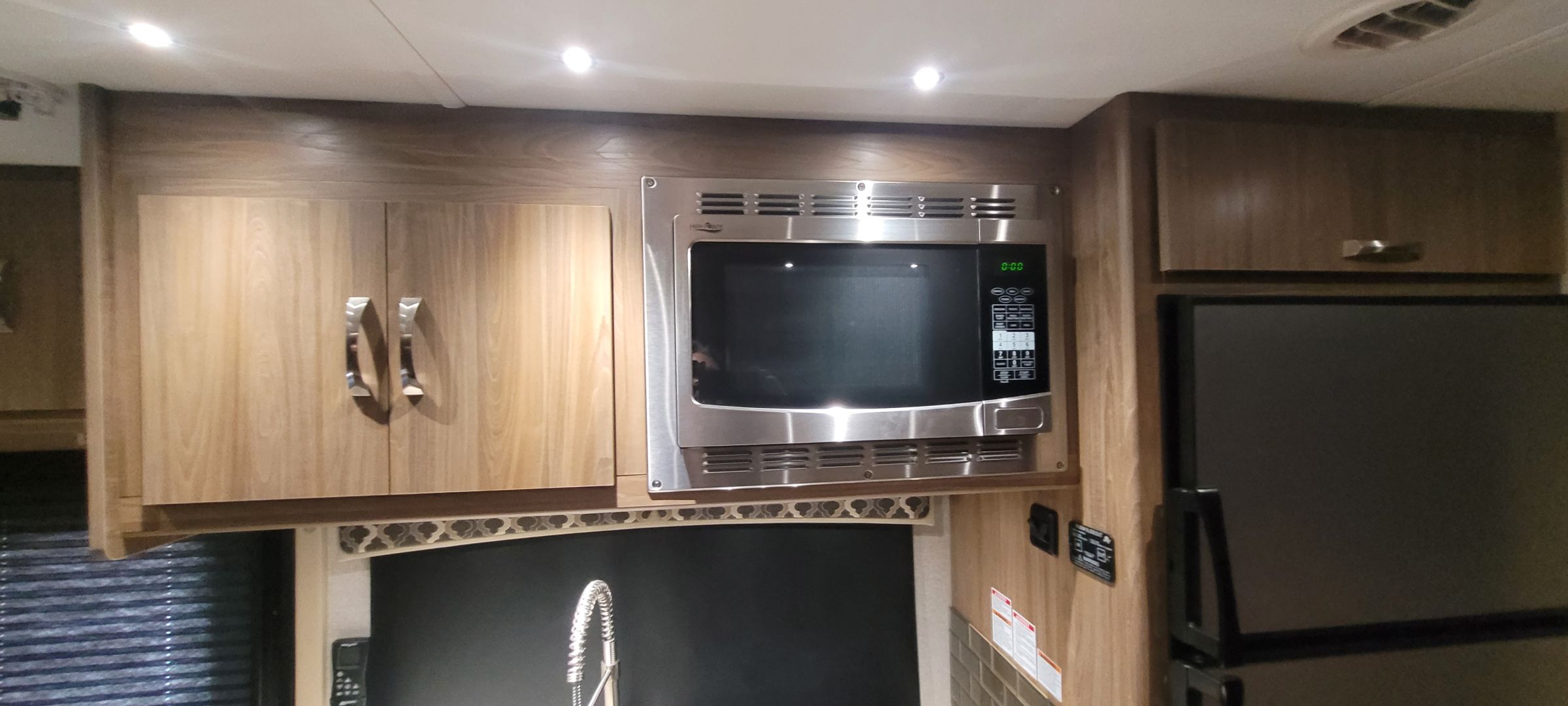 2019 Dynamax Isata 3 24FW - National Vehicle