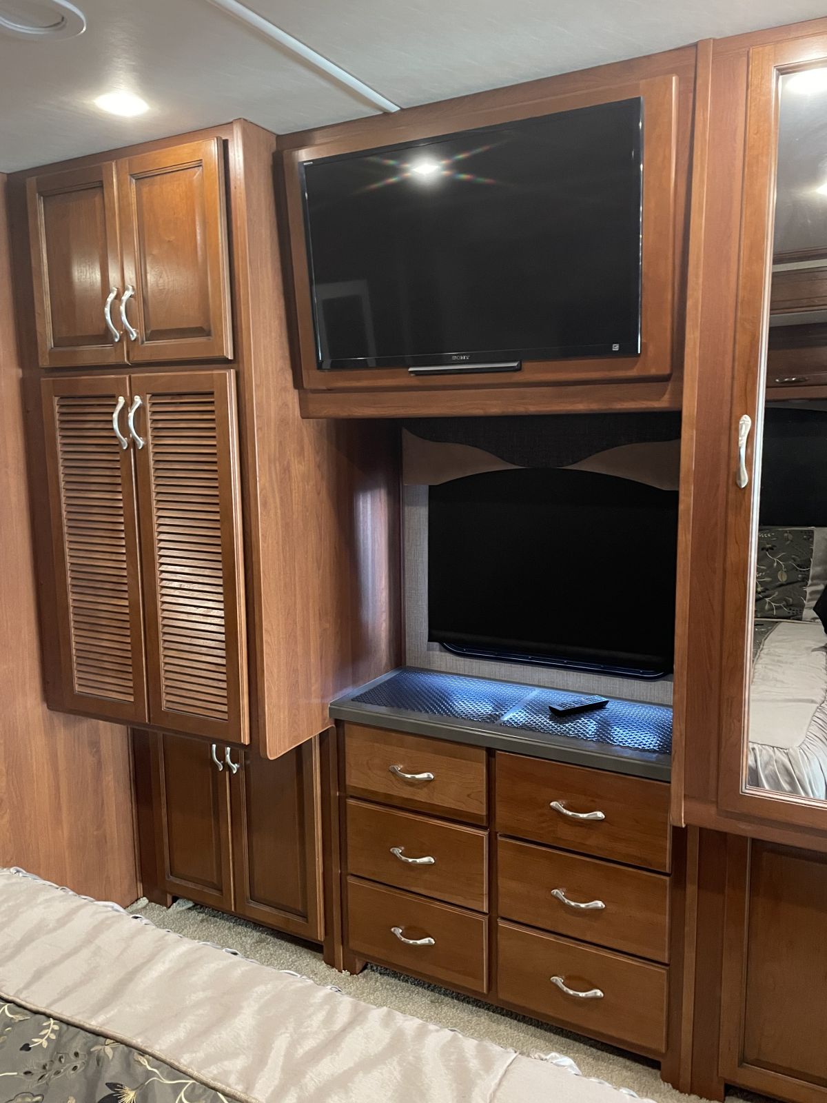 2016 Fleetwood Bounder 35K - National Vehicle