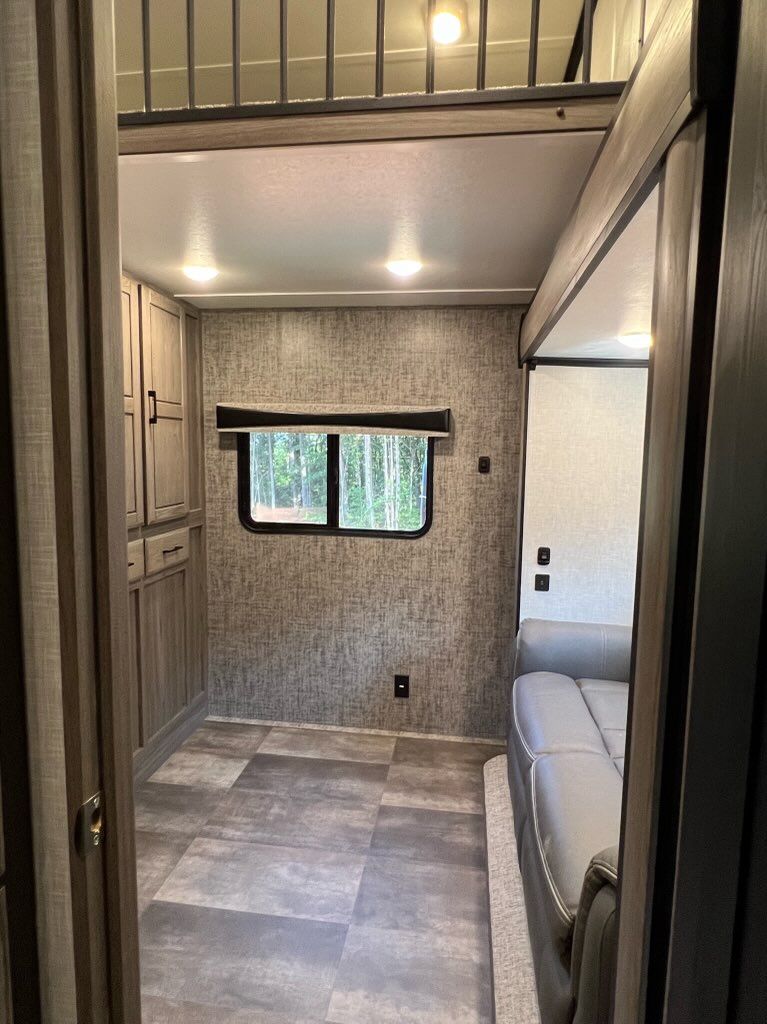 2022 Crossroads Cameo 4051BH - National Vehicle