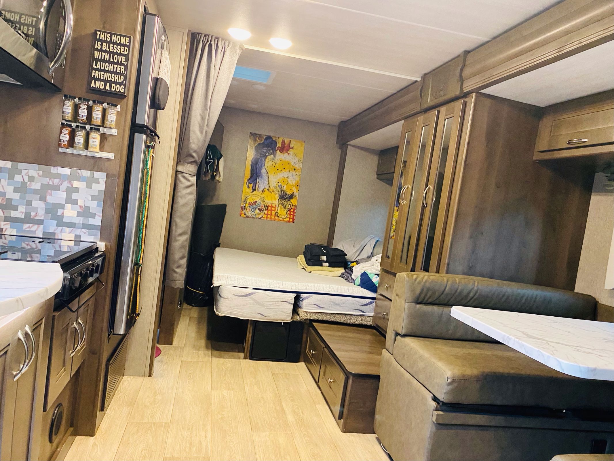 2022 Nexus Triumph 24T - National Vehicle